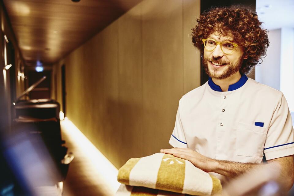 Working as a housekeeper | Randstad Australia