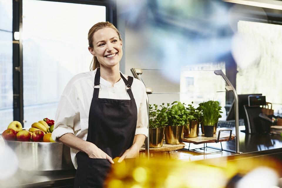 Working as a catering assistant | Randstad Australia